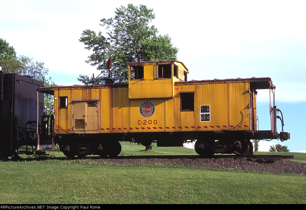 DM&IR C-200, Wide-Vision Caboose, on Display